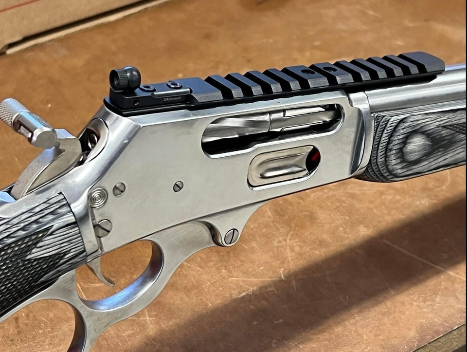 Picatinny Rail with Integrated Peep